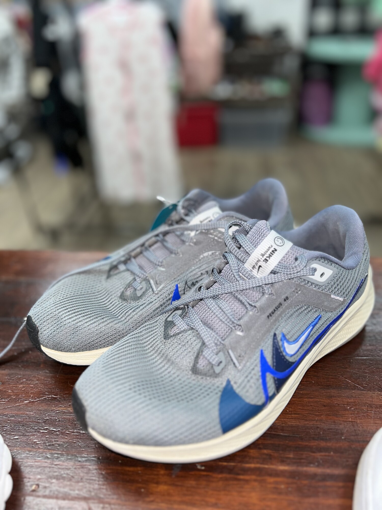 Y8.5 Grey Air Zoom Sneake | The Plaid Pecan