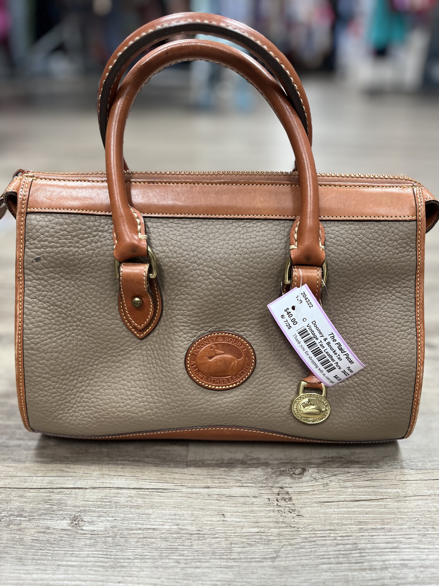 Vintage Tan Leather Purse | The Plaid Pecan
